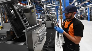 À Bierne, en Flandre, Ball Packaging fabrique les canettes de Coca©