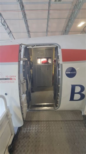 15 reactions | ‍♂️ onto a British Aiways  Concorde ✈️!!! @manairportrvp  #Concorde #Plane #BritishAirways #UK #Manchester #Aviation #Amazing #History #Iconic #Reel #Video #FindAWay | The Wigan Runner | Facebook