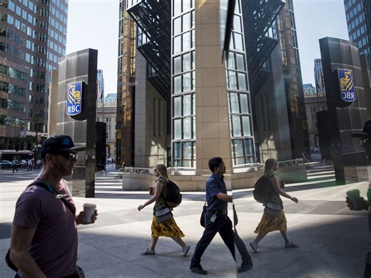 FIRST READING: One in four Canadian employees now works for government