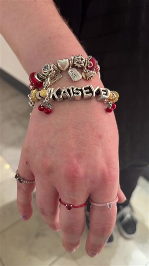 HANDS UPP EYEKONSSS!!!🙌🏻 Who’s ready for the BEAUTIFUL CHAOS TOURR🍒🖤 Come to your Pandora, at Citrus Park Mall to see our NEWEST COLLECTION OF ✨MINISSS✨ #fyp #pandora #citrusparkmall #katseye