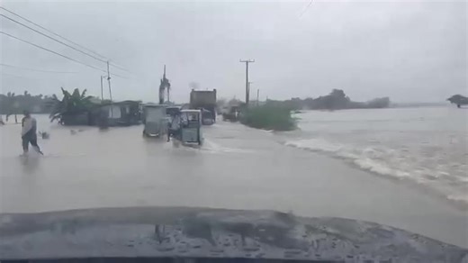 #DELAPdates 📍 Brgy. Aponit-Tamayo, San Carlos City, Pangasinan #PangasinanYouthForThePeople #FloodPH #habagat | Pangasinan Youth for Disaster Risk Reduction and Management