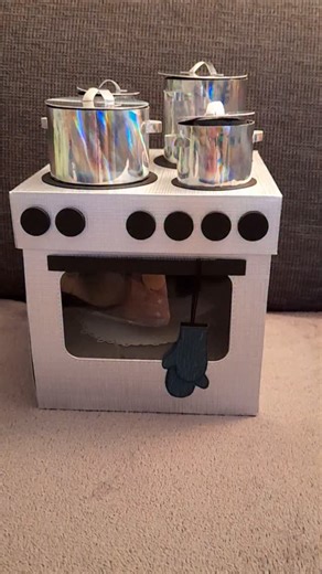 Tina Moeller on Instagram: "#explosionsbox #explosionsboxen #surprise #surprisebox #geschenkbox"