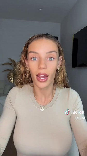 Love a quick hairstyle! #curlyhairstyles #buntutorial #thickhair #curlyhair #jenafrumes