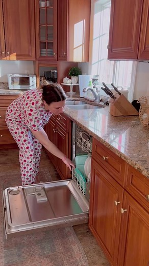 Efficient Daily Cleaning Routine for Stay-at-Home Moms | FlyLady Method