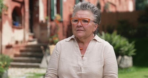 Children reunite with moms after Vatican's orphan program | 60 Minutes