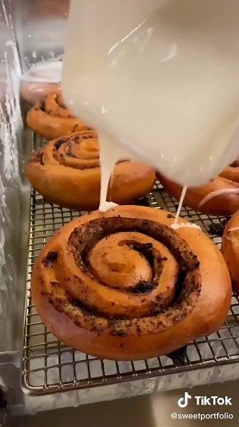 Cooke and Cream Marble Donut Review