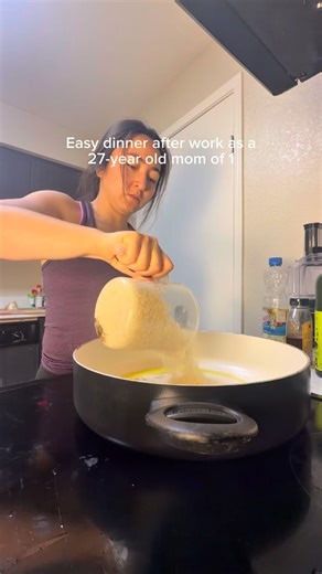 Mama Kim on Instagram: "Made the easiest tacos after work tonight… 💾Save this post for your next busy weeknight! Easy dinner after work as a 27-year old mom of 1 #toddlermom #momlife #mealidea #mealideas #momof1 #familydinnerideas #cookwithme #easydinner #dinner #workingmom"