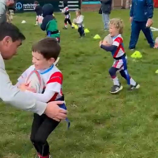 🏉💚 Little Scrummers – Southend 💚🏉 Join us for Scrumtastic rugby fun at our Southend venue, where little ones build confidence, coordination and teamwork through fun, rugby-based games! 😄 ⏰ Class Times: ⭐ 18 months – 3 years: 09:00 – 09:45 ⭐ 4 – 6 years: 09:50 – 10:40 🎟️ Ready to join the fun? Book your FREE trial today 👉 www.littlescrummers.com #LittleScrummers #SouthendKids #MiniRugby #RugbyForKids #Scrumtastic #ActiveKids #RugbyFamily #KidsActivitiesSouthend | Little Scrummers Rugby