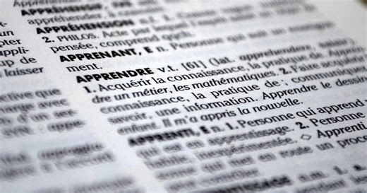 Comment écrit-on "trou" au pluriel ?