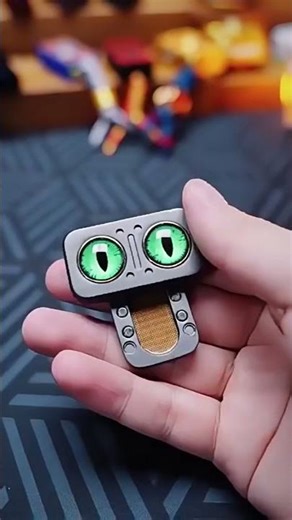 Your fidget toy just leveled up 🦉