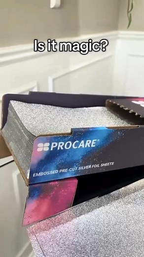 Revolutionise your foiling game! The Procare Premium Foiler™ Pintail Comb 20 Magi-Pads is here to make colour work faster, easier & more precise. * Heat-resistant up to 240°C * Magi-Pad tech = effortless foil pickup * Lightweight, durable & anti-static Available in 100mm 120mm, this is the tool every colourist needs at their station. Don’t miss our special promo shop now and take your foiling to the next level! Tap the link 🖤 https://tinyurl.com/25n56b3z | Capital Hair & Beauty
