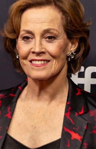 AVATOR: MOVIE REVIEW PART 04 #hollywood