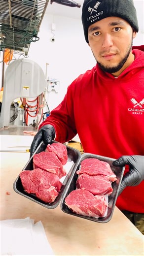 Elvin Rafy Gonzalez on Instagram: "Cómo cortar un filete miñón, fillet mignon steaks, #Beeftenderloin #filletmignon #lomoderes #solomillo"