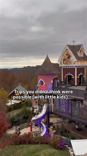 Kiersten Brooke DeCook: Travel Mama on Instagram: "Comment GATLINBURG for a full google doc with tips + must dos! Hot take: Gatlinburg is one of the BEST mountain trips you can do with little kids 🏔️✨ Great spots + real tips for visiting Gatlinburg, TN with a toddler 👇 save this for later and share with someone you want to visit with! Gatlinburg surprised me in the best way. It’s packed with family-friendly attractions, beautiful mountain views, and so many things that are either walkable or a