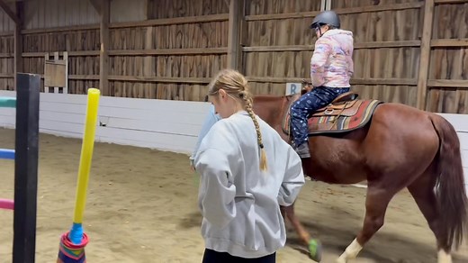 Addison warming up her legs, posting hands-free on Simon! #FlyingFree #MakingADifference #EquineAssistedServices #TherapeuticRiding #BetterTogether #Volunteer #HorsesHelpingHumans #TransformingLives #ECSU #Internship #PublicEngagement #UConn #CollegeCollaboration #PTonHorseback #FunWhileFocusing | Flying Free Therapeutic Riding Center, Inc.