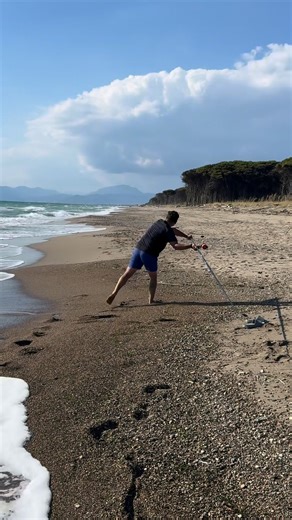 OTG power Slow 🔥 #gennaromargarita #surfcastingbeach #surfcastingitalia #longcasting #viral #pescador #fishing #pescaesportiva #napoli #italy #world #sea #casting #reel #trend #sound #argentina #spain #france #ocean #fisherman #otg #pendulum #lanciotecnico #viralreel #reels #caster | Gennaro Margarita