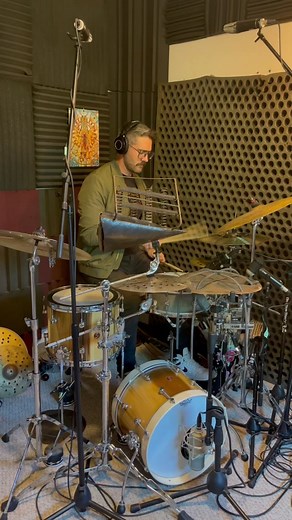 Original Breakbeat Drum Loops and Samples at 174bpm