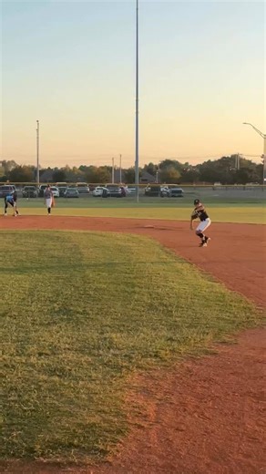 2.8K views · 127 reactions | Working with a 10U first baseman last night in Moore, Oklahoma — showing him how to stay on the corner of the bag when stretching backhand instead of coming off the base. If you’d like access to my 1st Base Course, send me a DM or email MoyStyle33@gmail.com #MoyStyleBaseball #FirstBaseWork #InfieldTraining #fblifestyle | MoyStyle Baseball | Facebook