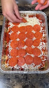 256K views · 1.2K reactions | easy healthy pizza I make an easy healthy pizza with tater tots, pizza sauce, mozzarella cheese and pepperoni all in one pan This original video was produced by Network Media, LLC and Nebby's America | Home Hacks & Easy Snacks | Facebook