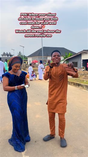 This is a proof that a client is so satisfied..!!!💯 Y’all should meet my beautiful bride for today, My Odogwu Bride, Bride wey get doings, Bride wey love her ALAGA..🥰 Omoh, the love choke🥵 We are already leaving the event place and the bride called me that she wanted to give me money for a job well done and she sprayed me and gave sweet review about the job we did..!🥰 Only for me to count the money and realized it’s 20k, 20k for a job well done?? Mehn..!! Isn’t that surplus?😂😂🥵 Sister Dor