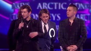 What is a mic drop celebration and why are Root, Kohli and Thomas doing it?