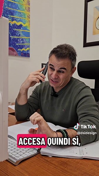 Il sito web non si vede perché la signora ha un piccolo problema con il modem! Che problema avrà avuto secondo voi ma soprattutto... Per colpa di chi? Guardate il video fino alla fine perché c'è da divertirsi! #ricostruzione #modem #clienti #web #ridere