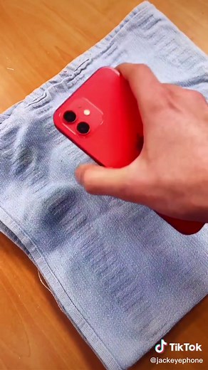 Don’t try it at home #howtobasic #jackeyephone