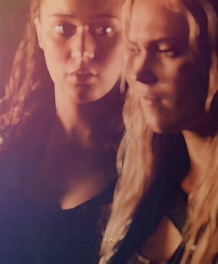 CLEXA: The Moment Their Romance Began