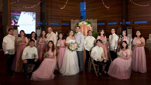 How to Pose and Light a Group Portrait With Just One Speedlight