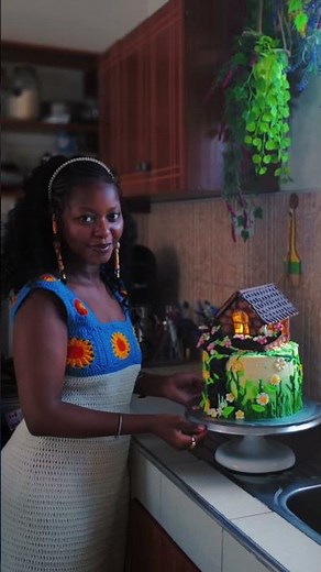 Whimsical tree-house cake 🎄🌲🏡🌴