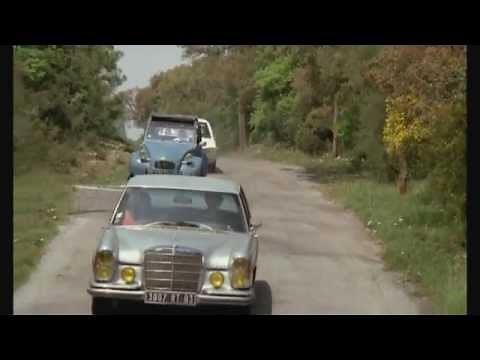 2CV en folie - Les gendarmes et les gendarmettes