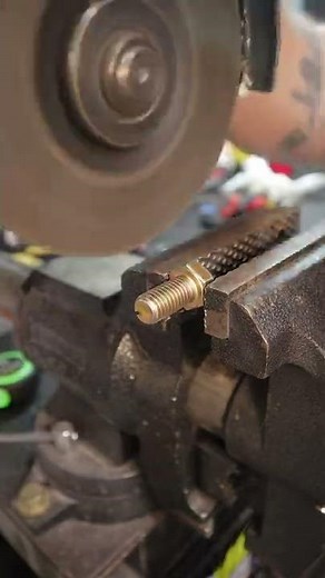 🔧How to Clean a Threaded Hole | Free Thread Chaser | Free Thread Tap | #Shorts