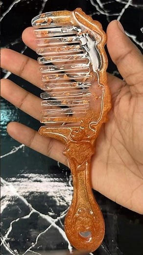#resin comb making 😍 easy to make #resinart #youtubefeed