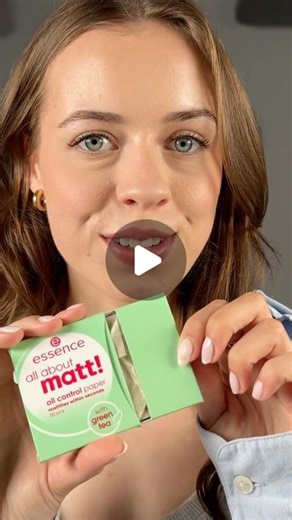 essence cosmetics on Instagram: "How to correctly powder your face for a flawless matte finish 💖 Give it a try and let us know how long your makeup lasts with this technique! ☀️ #makebeautyfun #essencecosmetics #powder #makeuphack #allaboutmattoilcontrolpaper #mattifying #makeup #beauty #hacks"