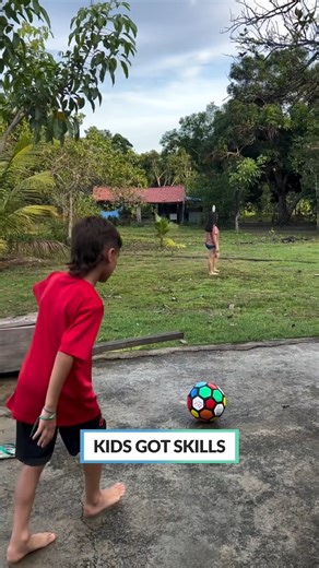 Pinpoint football aim @meia_trocada73 #FootballSkills #ShotGoals #PerfectHit #EpicPrecision | People Are Awesome