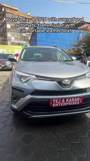 2016 Toyota RAV4: Comfort and Style with Sunroof