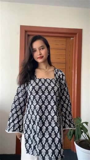 Bae sic Fashion🤎 on Instagram: "Our new bell sleeve top is here — featuring a chic square neckline, graceful sleeves with a lighter flare with lace and an elegant open back. Effortless style, all in one piece🫶🏼🪷 •Premium cotton fabric in jaipuri print •Color- Black 🖤& Red ❤️ •Size- S, M, L& XL •Padded #instagram #explorepage✨ #kurti #supportsmallbusiness"