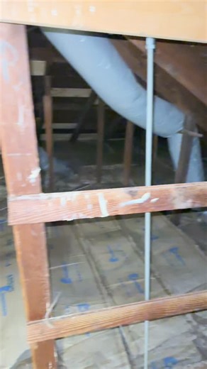 The restriction of these branch lines is CRAZY HIGH!!! We limit flex as much as we can but I guess not everyone feels that way….. Almost no airflow at registers. #hvac #localbusiness #steamfittersualocal602 #hvachacks #hvaclife | Lighthouse HVAC, LLC