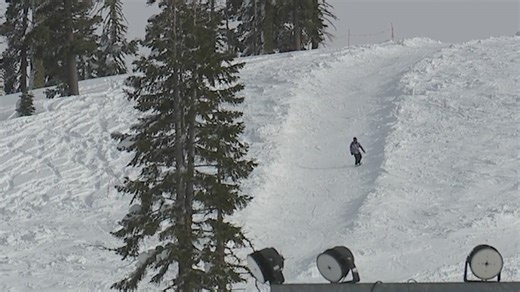 Fresh snow attracts skiers despite avalanche deaths