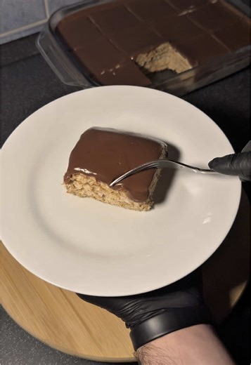 الفيديو القديم انمسح، إن شاء الله بتاكلي وما بتسمني اذا بتحطيلي تعليق ومتابعة . . . . . . . . #كيكة_الشكولاته #كيك #شوكولاته #اكسبلور #fyp #جوع_اخر_الليل #الشعب_الصيني_ماله_حل😂😂 #اكلات_سريعة #اكلات_لذيذه #فوريو #اوروبا #بنات #germany #شباب #المانيا #طبخ #مالي_خلق_احط_هاشتاقات #السعودية #قطر #كيكة_باردة #حلويات