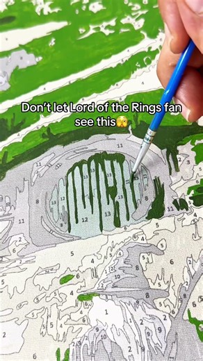 The best activity for LOTR fans 🥹😍 #hobbiton #lotr #lordoftherings #paint #art