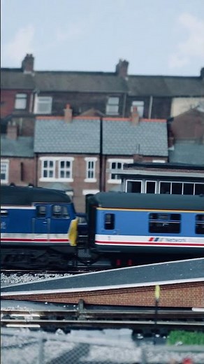 TIME FOR THE NETWORK SOUTHEAST TRAIN ! #shorts #railway #intercity #train #rail #oogauge