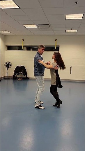 Dance Lessons for Beginners - Swing with turns and rotations