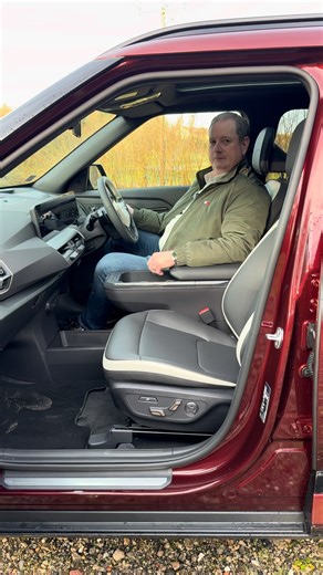 New Kia EV5 - Interior Review We explore the interior of the Kia EV5, highlighting its familiar and user-friendly features. We discuss the chunky flat-bottom steering wheel on the GT line version, convenient physical buttons for climate control, multiple charging options, including USB-C ports and wireless charging, and the quality of the digital display and instruments. We also note the spacious cabin, excellent seat quality, and overall impressive interior design work by Kia. Kia Ireland #kiae