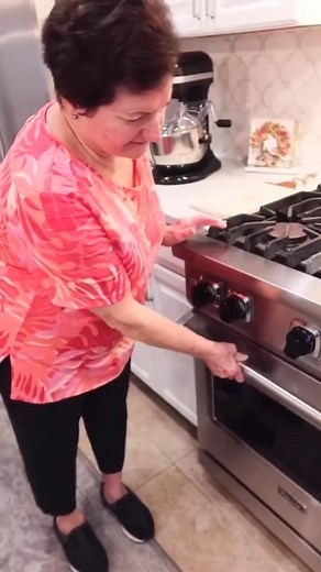 Nonna’s homemade ✨Italian style✨meatloaf 🥩🤤🥖 … #nonna #homemade #meatloaf #italian #trending | Realnonnagracie