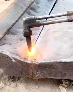 Broken Caterpillar Loader Bucket Plate Fully Repaired & Rebuilt by Expert Mechanic”