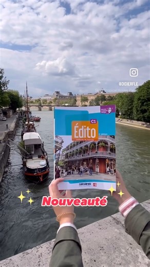 🥳 Édito C1, nouvelle édition vient de paraître ! 🥳 ❣️Les points forts d’Édito C1, un livre-cahier de 12 thèmes déclencheurs d’idées ! 📘💡 * un apprentissage actif et pragmatique grâce à des documents 100 % authentiques issus de la francophonie (écrit, audio, vidéo) , des textes littéraires et des dialogues enregistrés tirés de la vie quotidienne 📃🎙️ * un renforcement de la grammaire et un enrichissement du lexique * une partie cahier dans chaque thème permettant le réemploi et l’ancrage des