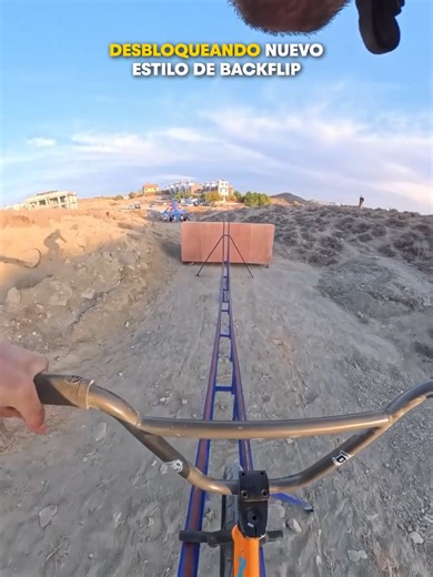 Descubre nuevas formas de hacer un backflip con Red Bull