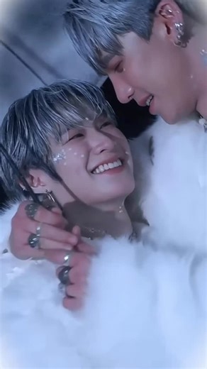 Natasit Uareksit on Instagram: "Merry Christmas 🎄🎅🏻👶🏻❄️ Content Creator/Editor @g.dec12 @janeny.pomm @dreamchw Makeup artist @nook5makeup Hairstylist @peakmakeup8 Stylist @mingmong_official Assist @tong_nunnaphat @rotbenz9156 @nnottke_hairmakeup @faipunys"