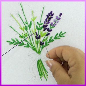 502K views · 18K reactions |  ¡Hola! Mira cómo bordar lavandas en puntada rococó. | Artesd'Olga | Facebook